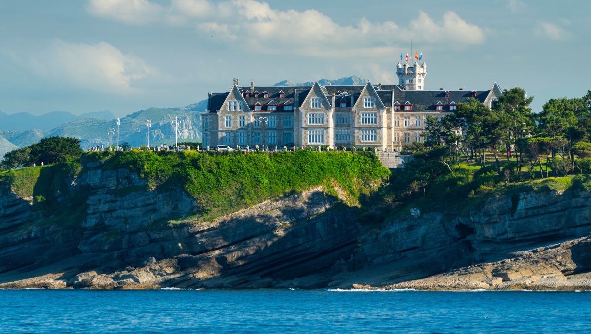 Santander Travel Guide: Discover the Best Activities & Attractions