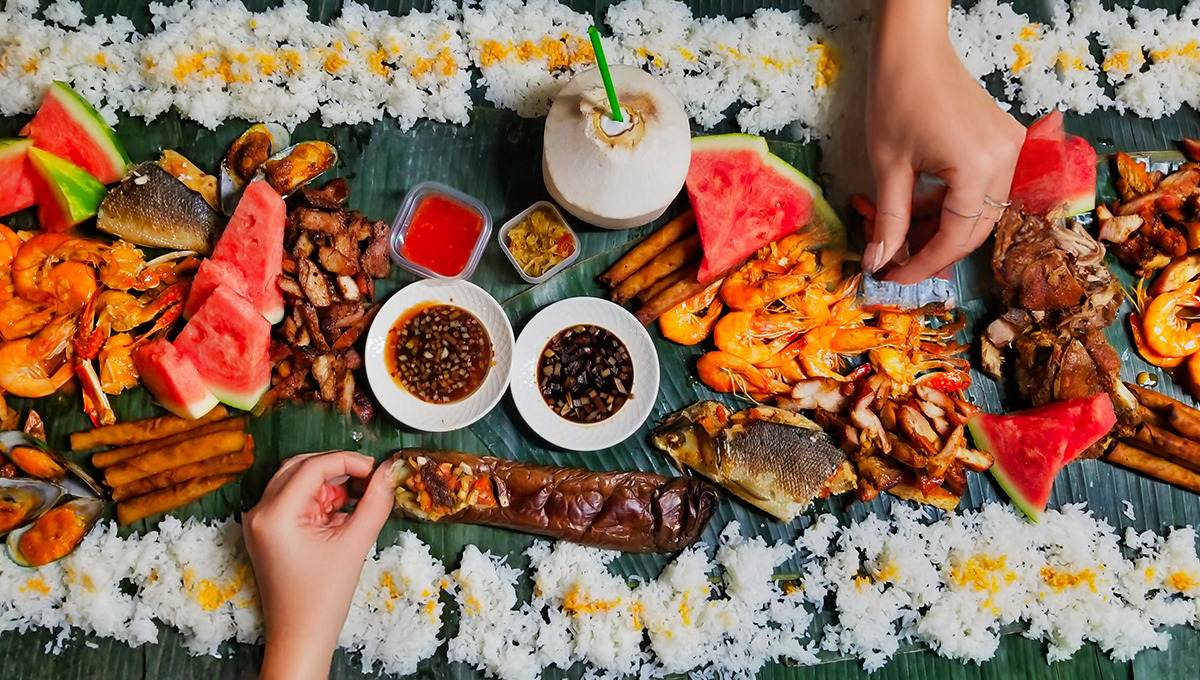 Filipino Kamayan Feast: Hands-On Dining
